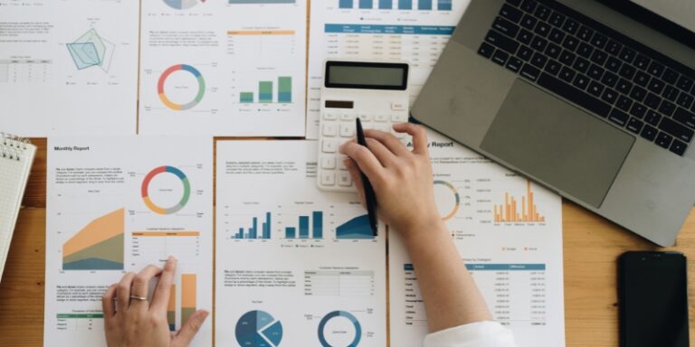 ᐅ ¿Cómo hacer el Cierre de una Empresa? Guía Completa